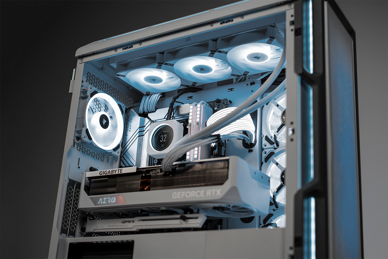 PCSPECIALIST - PC gaming blancs - Construisez votre PC gaming sur mesure